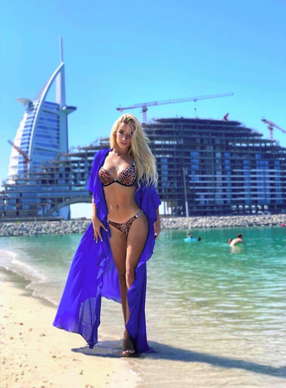 Imagine This Gorgeous Body Next To You Scrolller