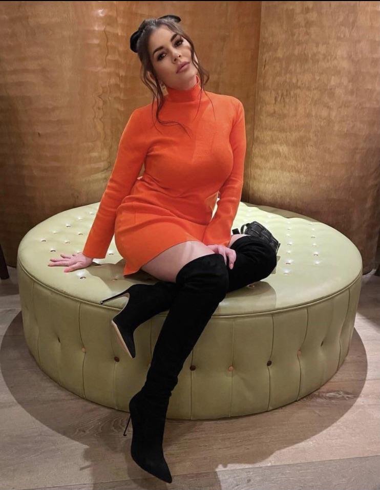 Imogen Thomas | Scrolller