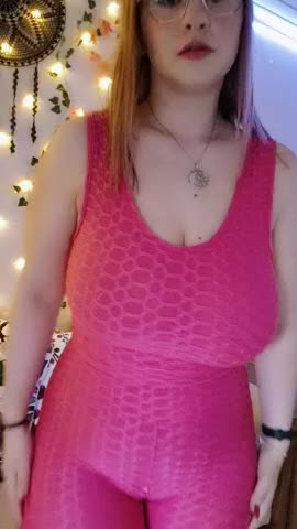 In fact, I am a modest girl, only my huge boobs bounce like crazy. Heh | Scrolller