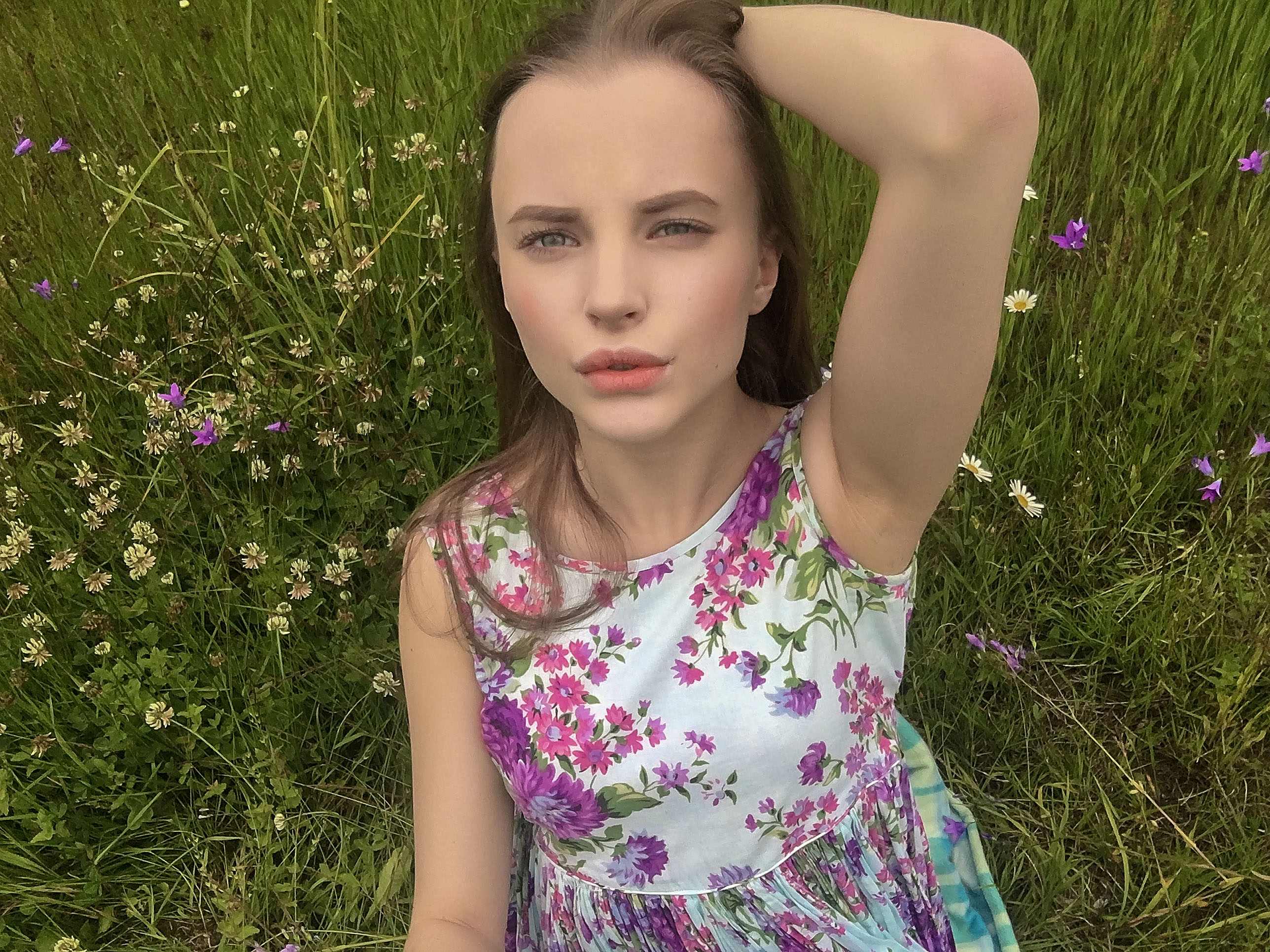 in field | Scrolller