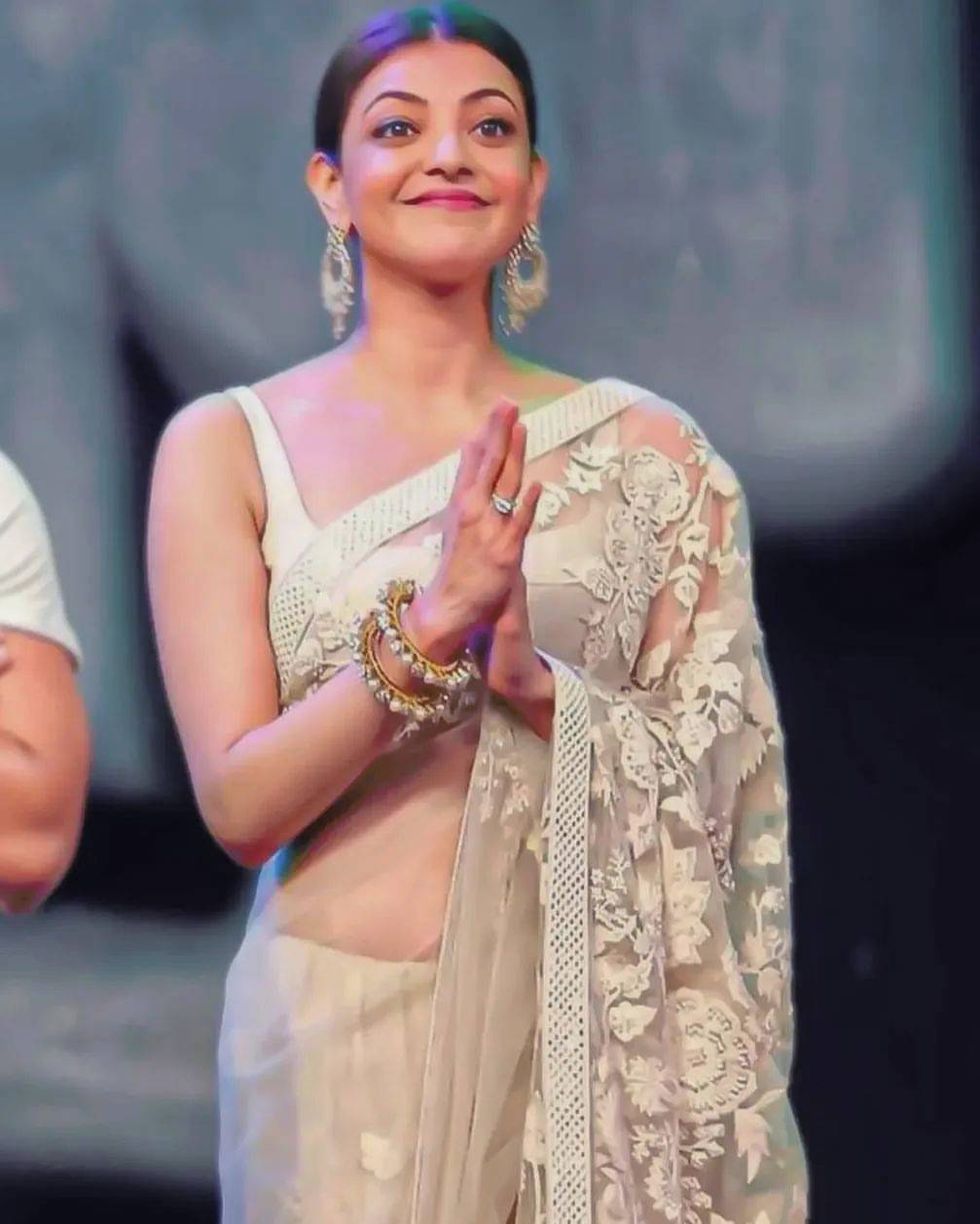 Indian Girl Praying For A Bwc Scrolller