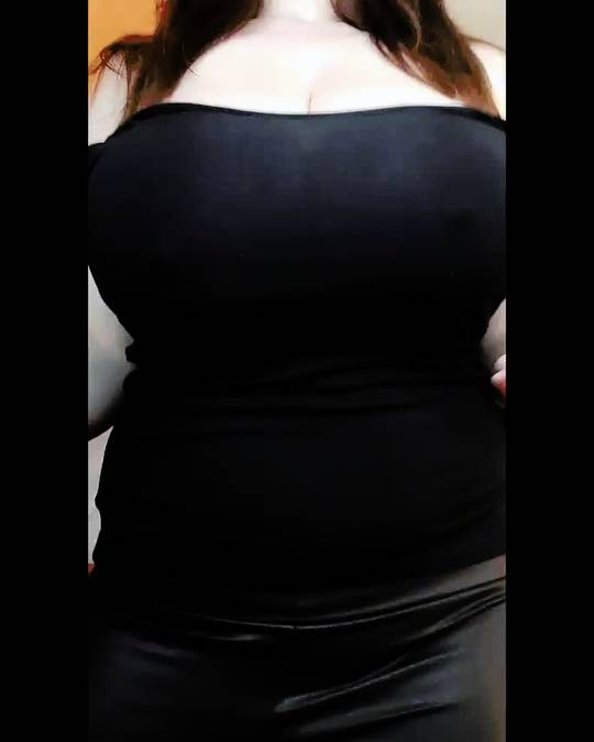 Introducing the curious boobs 😁 [OC] | Scrolller