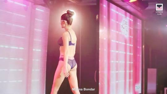 Invisible bra | Scrolller