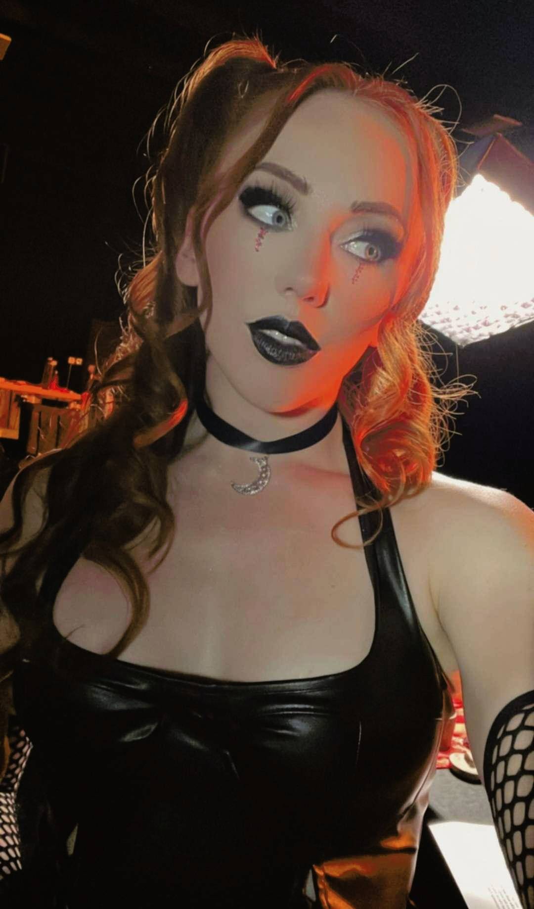 Isla Dawn | Scrolller