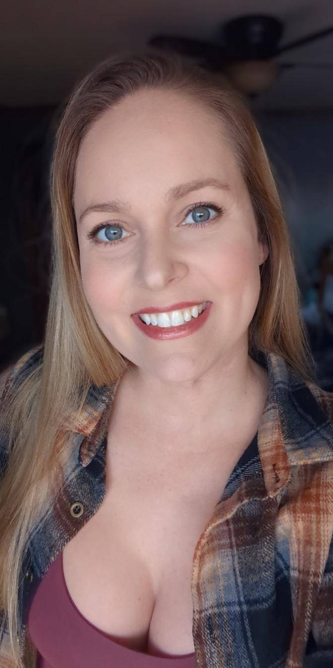 It's cold outside but it's warm in here. 40f | Scrolller