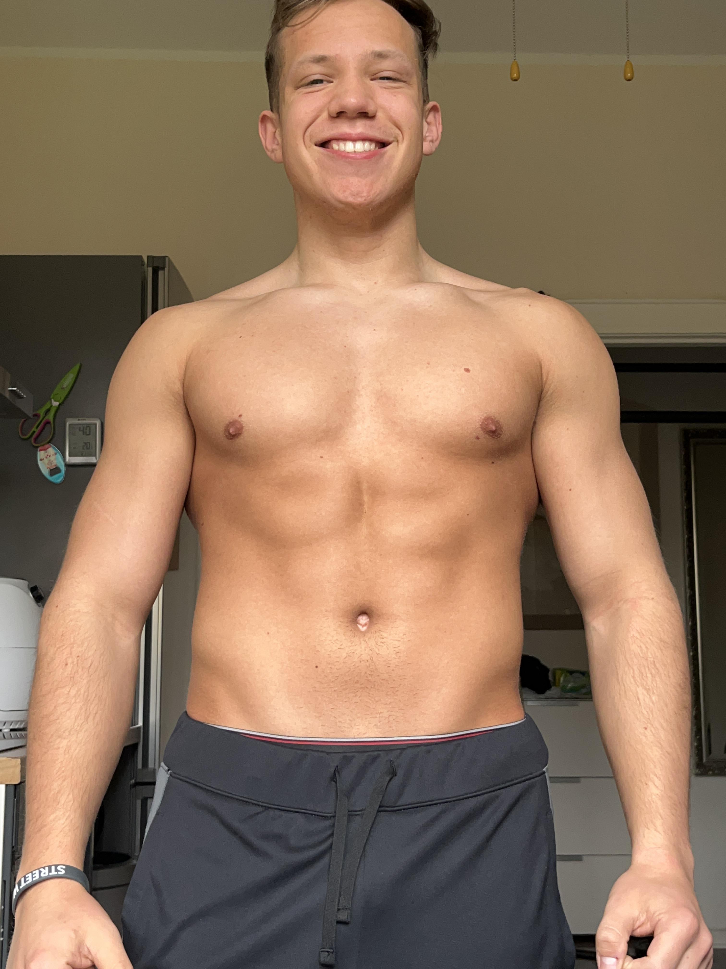 Its meal time🔥👀 | Scrolller