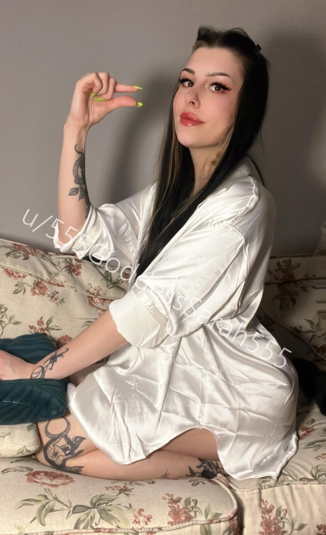 I've seen peanuts bigger than your clit | Scrolller