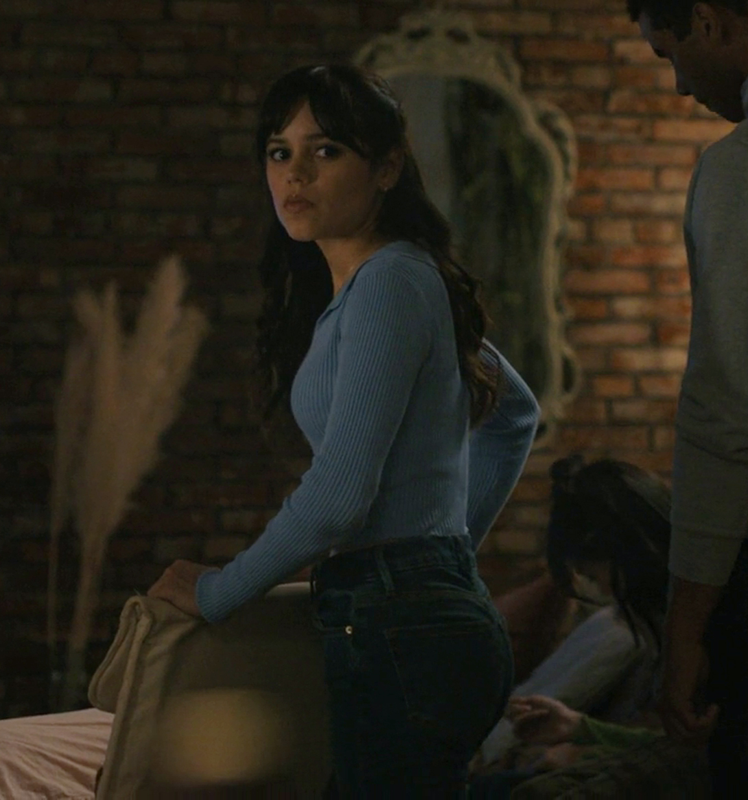 Jenna Ortega in jeans | Scrolller