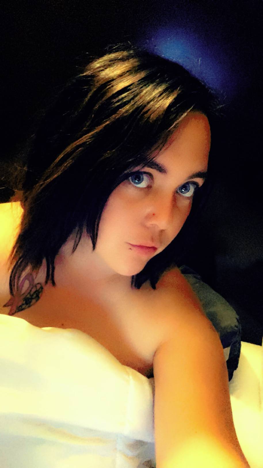 Join me under the covers? | Scrolller