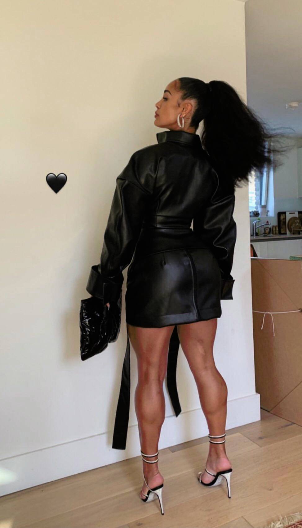 Jorja Smith got perfect legs | Scrolller