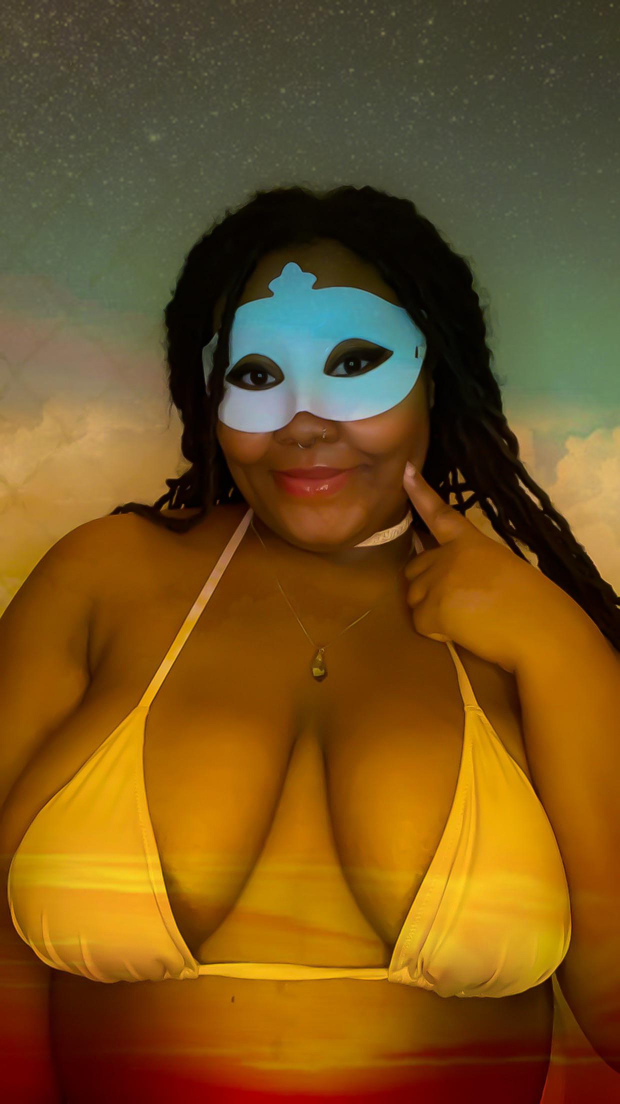 Juicy and thick | Scrolller