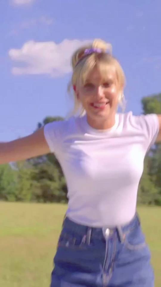 Jumping for Florence | Scrolller