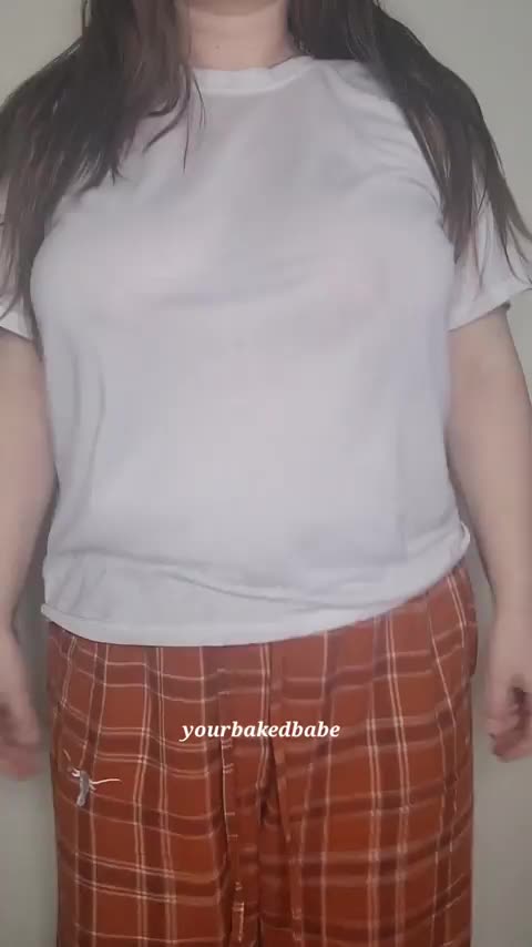 Just a glimpse | Scrolller