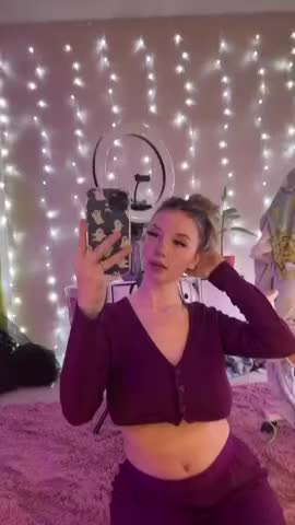 Just Gii | Scrolller