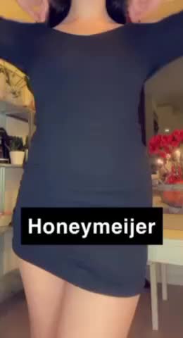 Kan du lide hvordan brysterne hopper? 🙈 | Scrolller