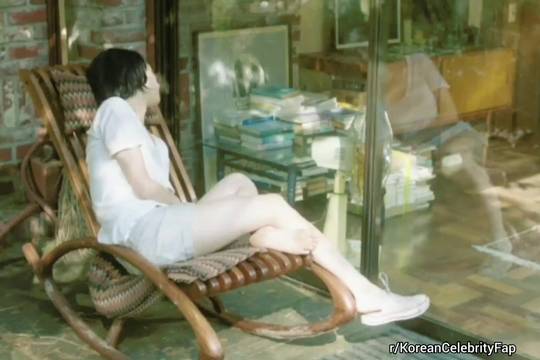 Kim Go Eun - The Perfect Muse | Scrolller