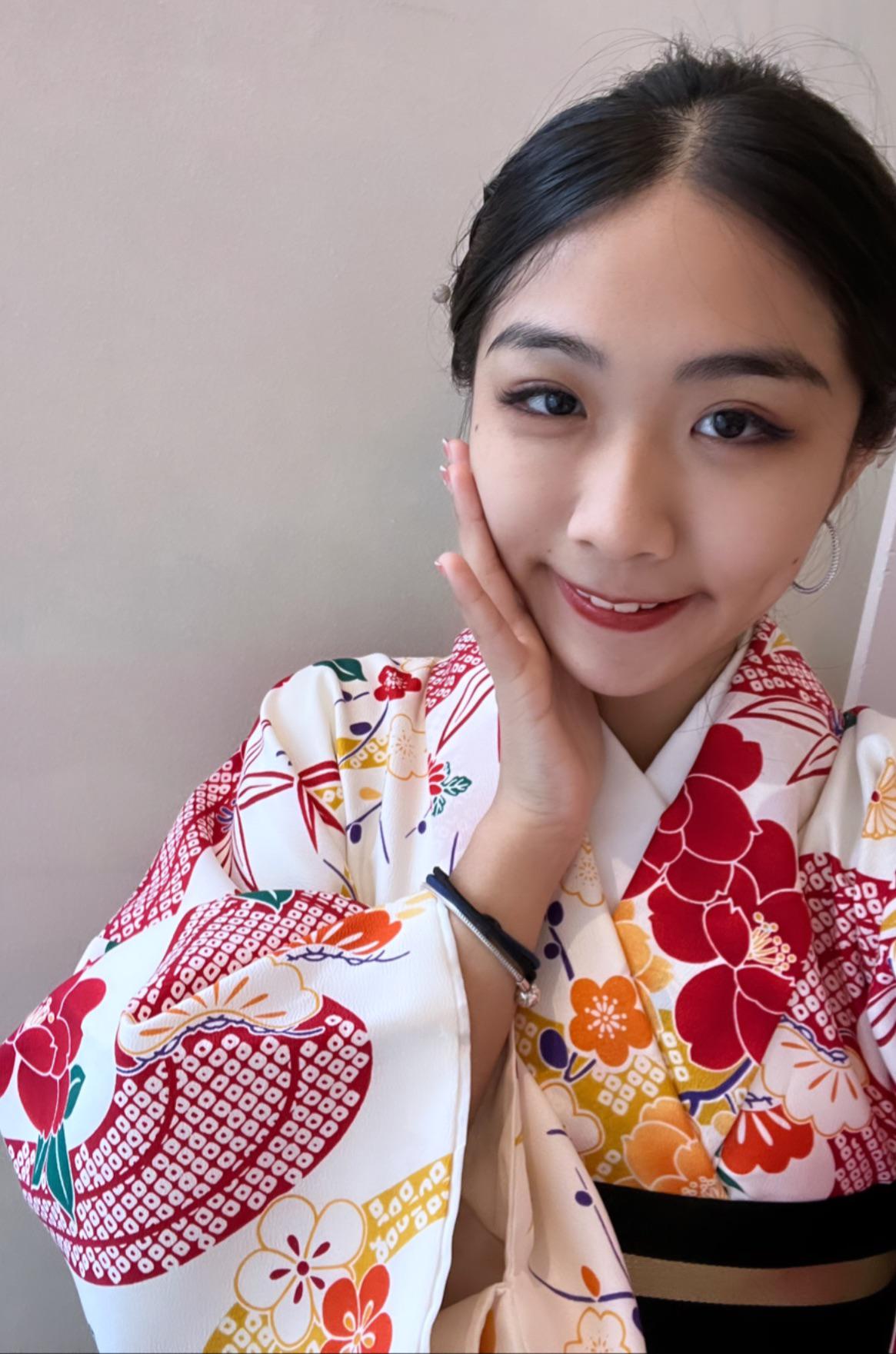 Kimono makes me feel cute🫶🏻 | Scrolller