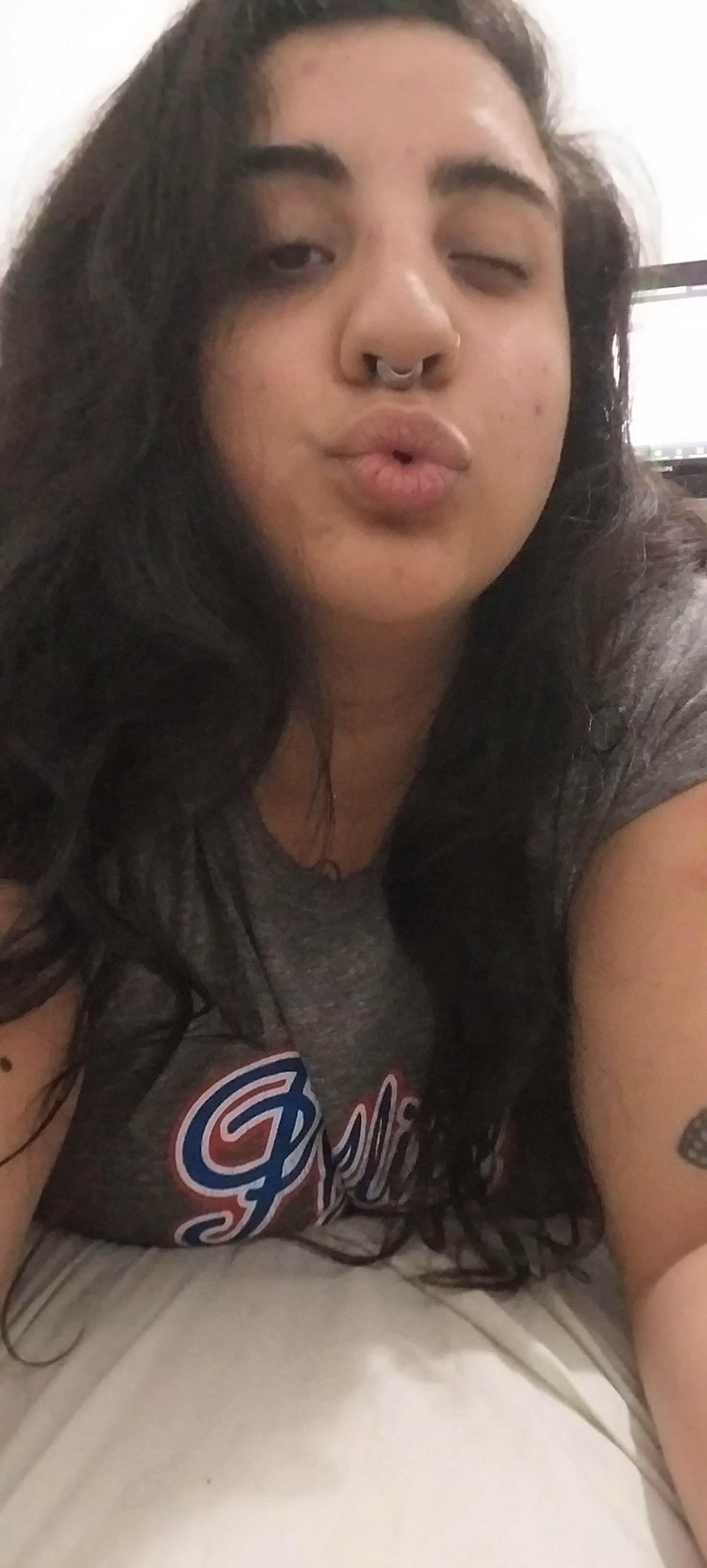 Kisses to make your weekend better😘 | Scrolller Kisses to make your weekend better😘 | Scrolller