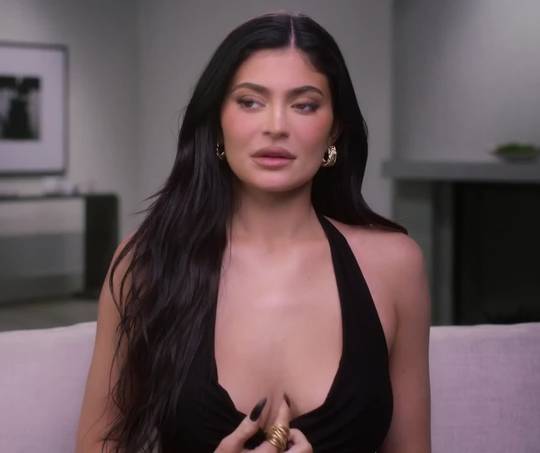 Kylie for ‘The Kardashians’ - Season 3, Episode 1 | Scrolller