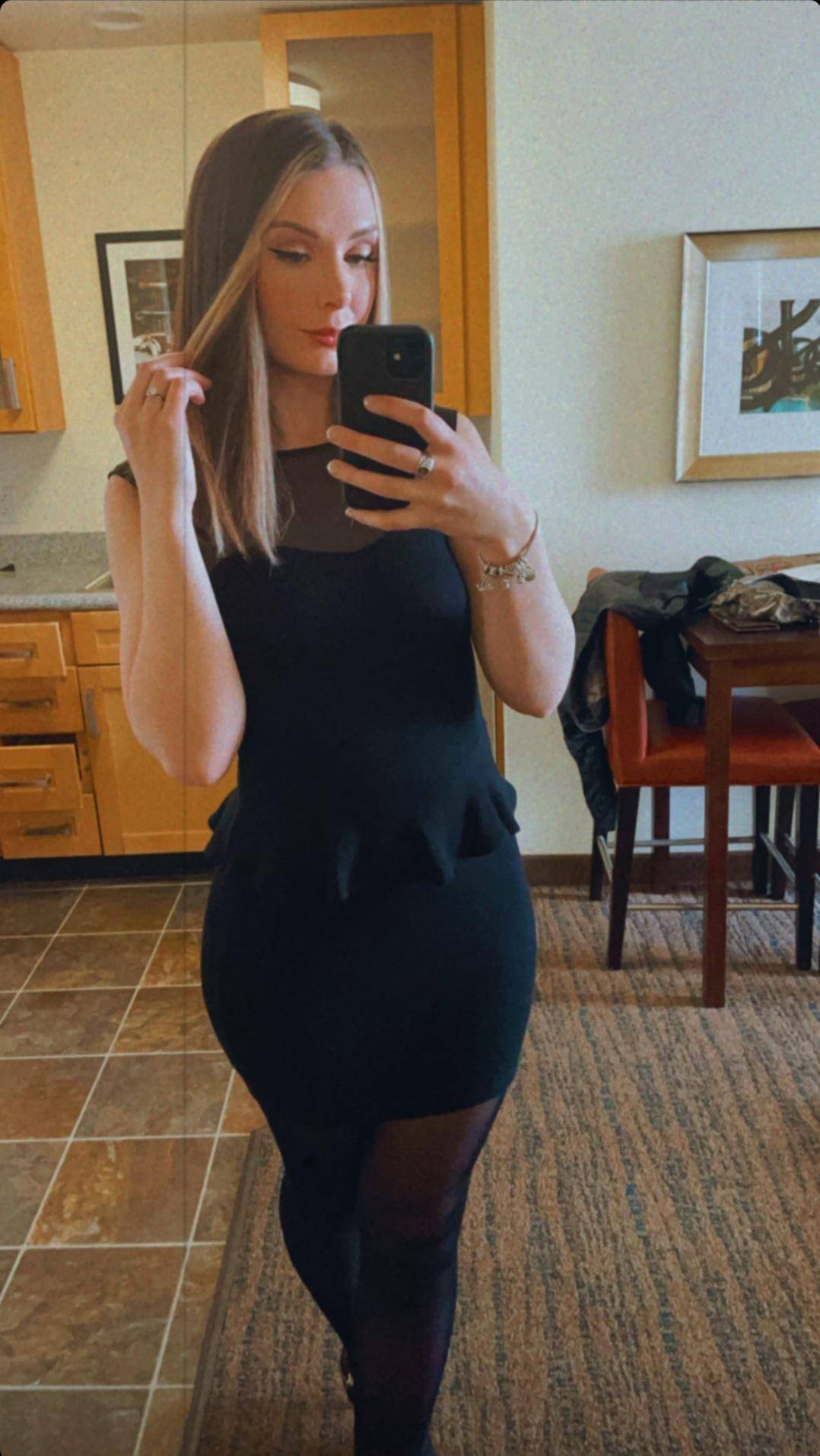 Lauren has the perfect body for breeding.. those wide hips are made for child-rearing. | Scrolller