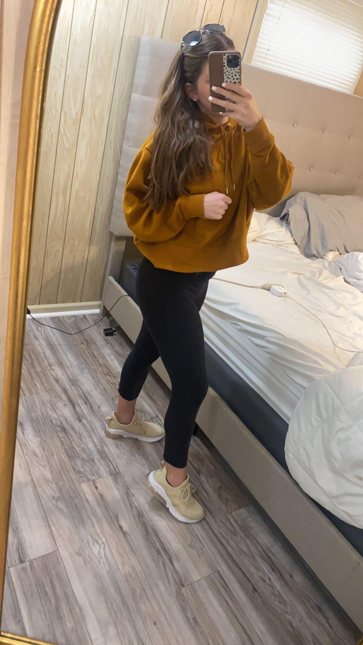 Leggings are my favorite attire 😊 | Scrolller