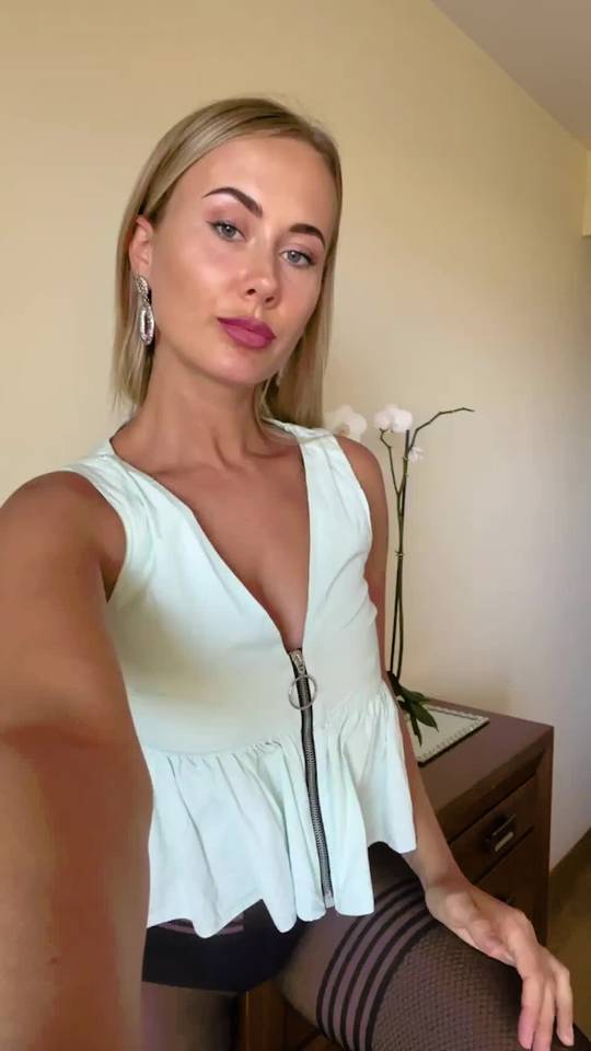 Let me just open it up for you | Scrolller