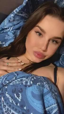 Lets make my bed squeak... | Scrolller