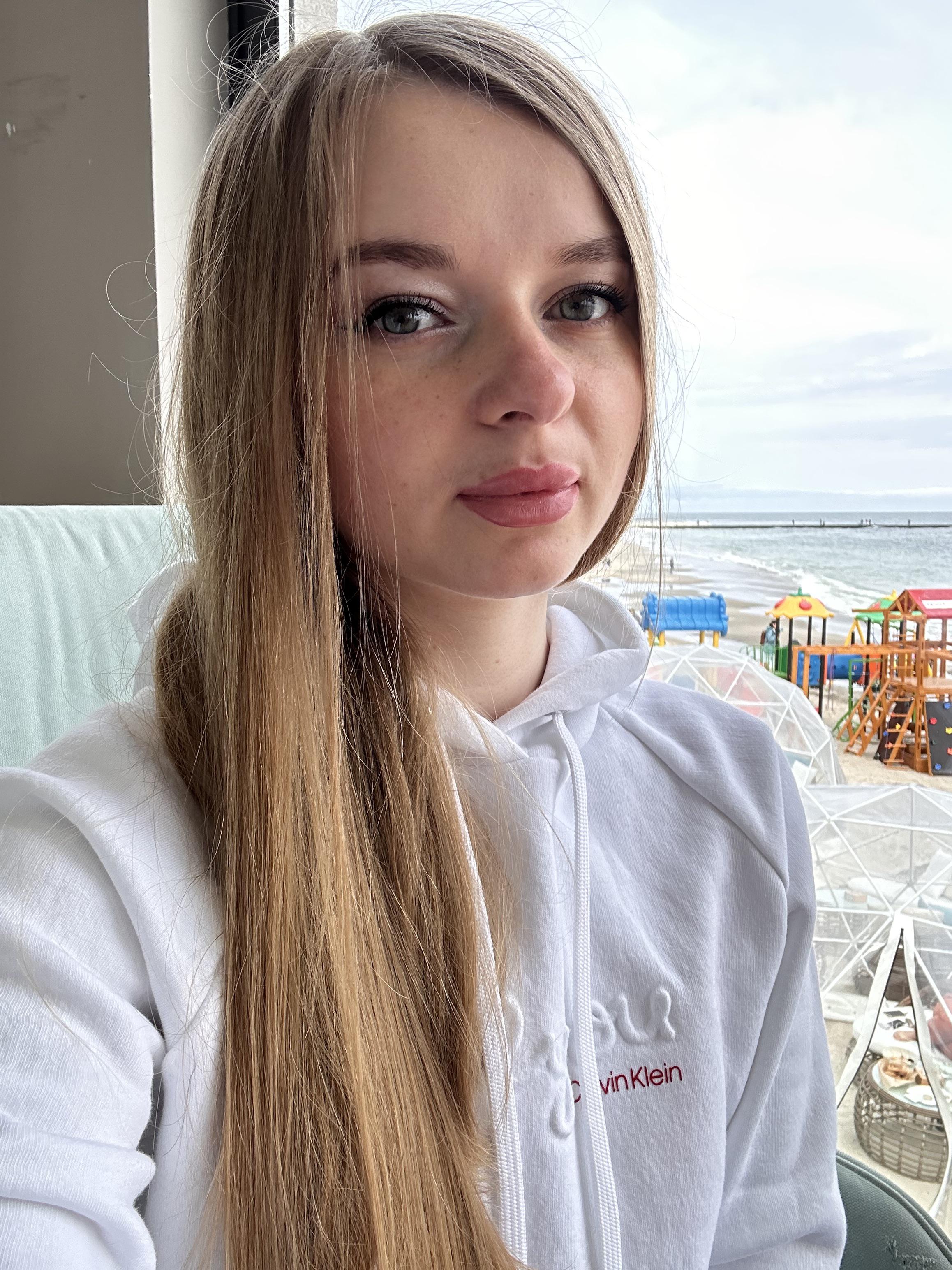 lets walking on the seaside | Scrolller