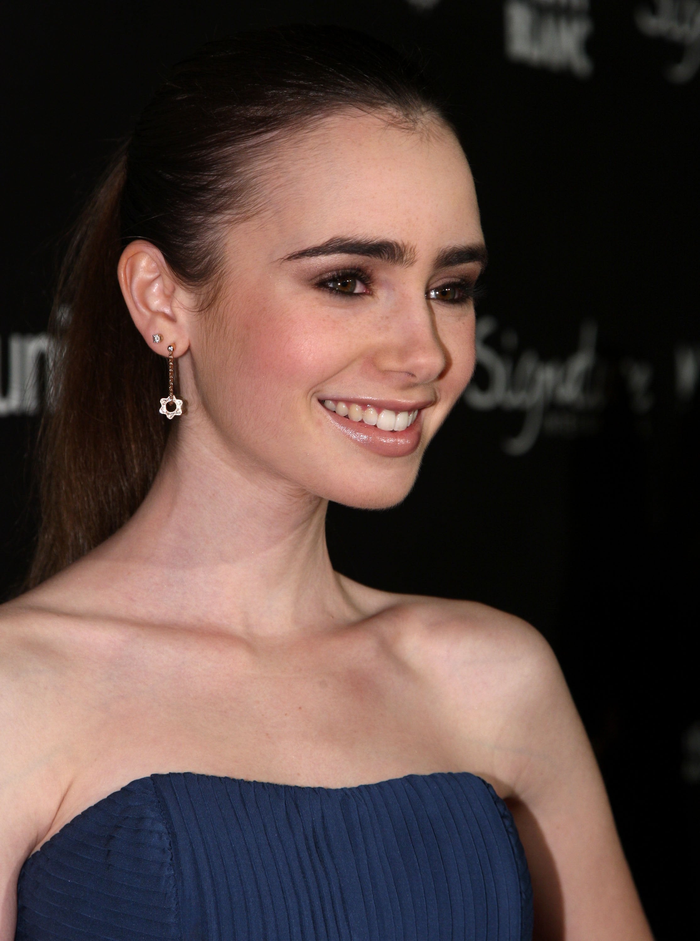 Lily Collins | Scrolller