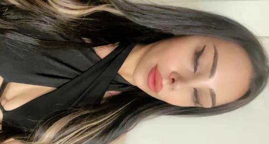 Literally begging for it 😳 | Scrolller