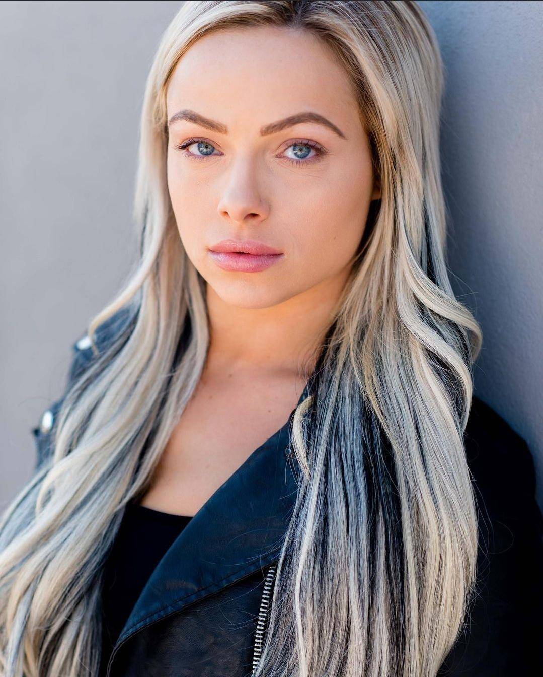 Liv Morgan Scrolller