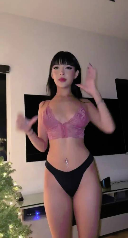 Would you eat me out after class | Scrolller