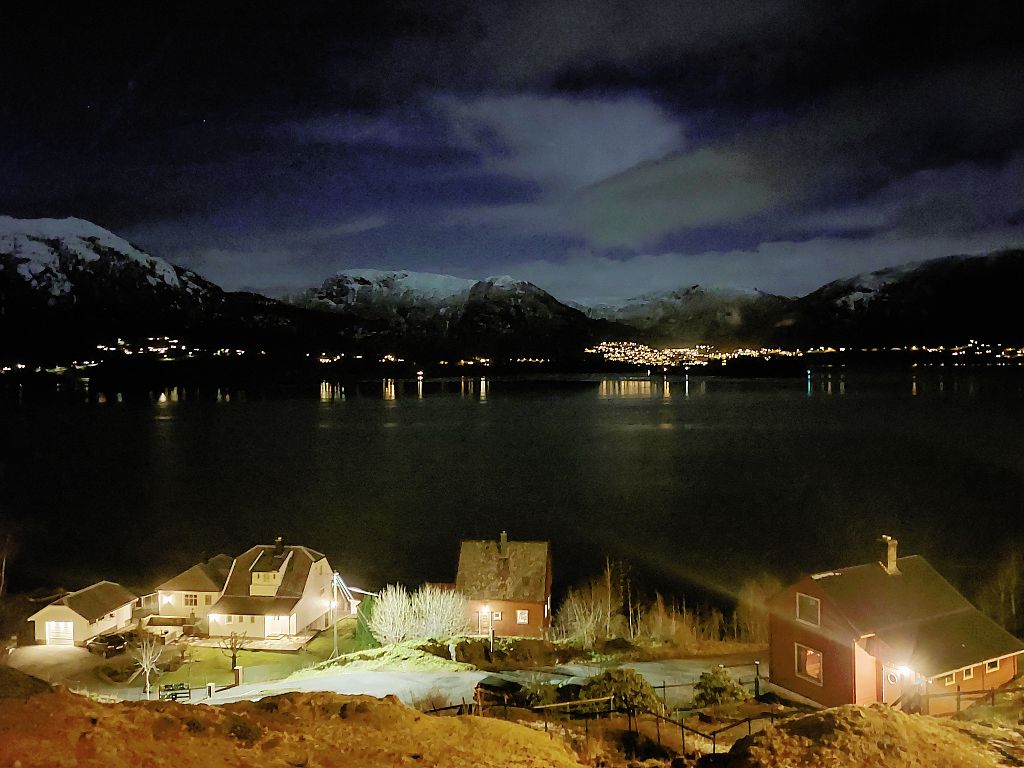 Looking for a comet, Western Norway [OC] | Scrolller