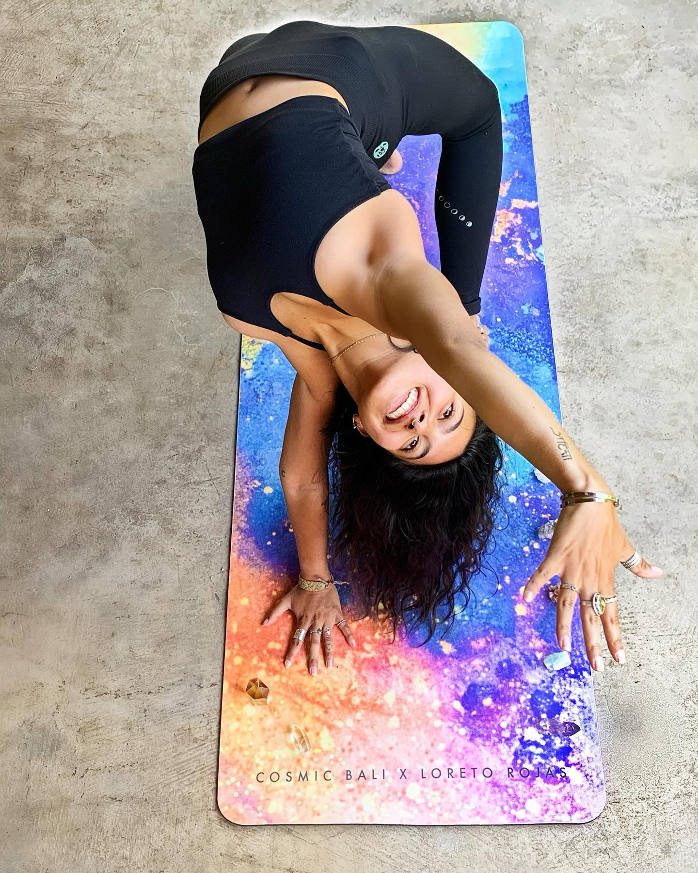 Lore Torojas giving a perfect pit view of her armpit... ️💦 | Scrolller