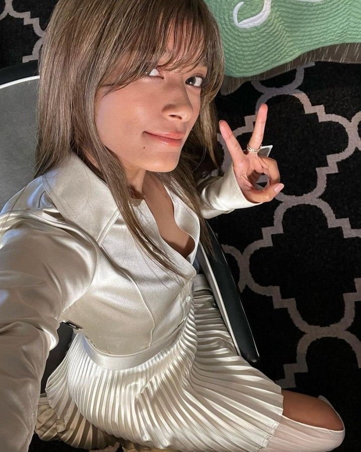 Lovely satin blouse and skirt | Scrolller