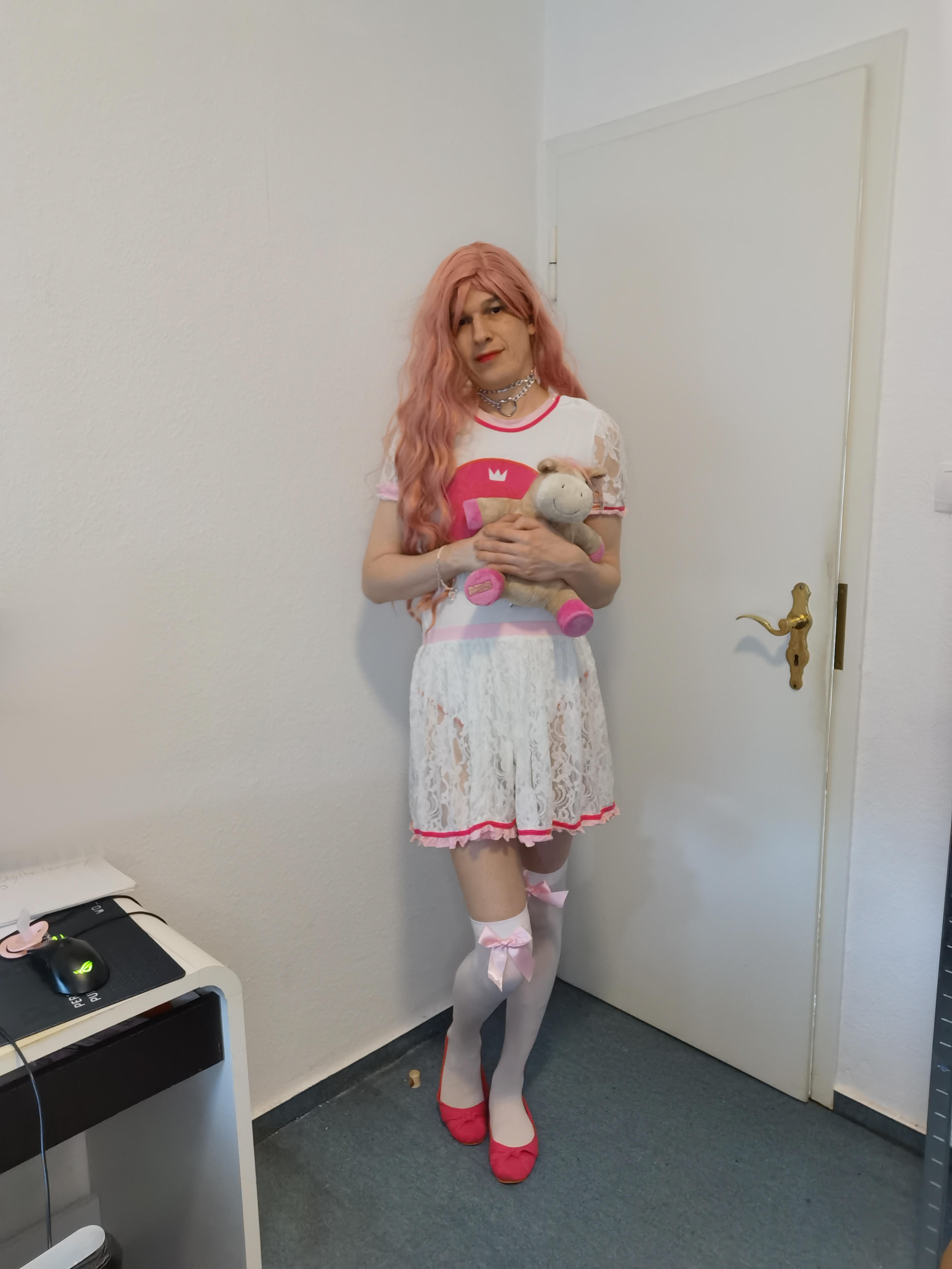 loving cute outfits ️ | Scrolller