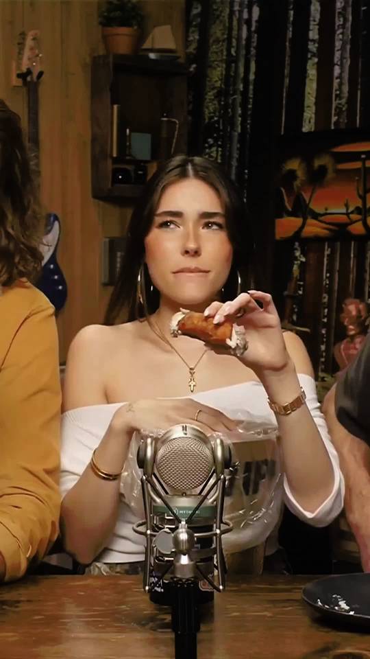 Madison Beer | Scrolller