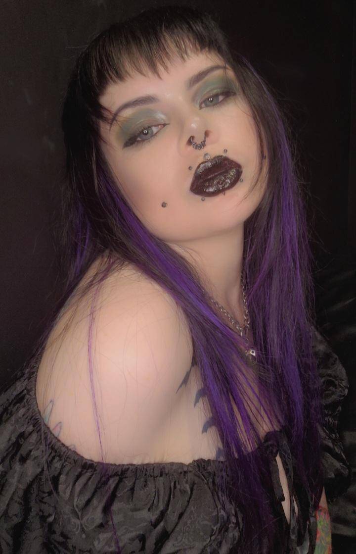 Makeup Practice 🦇 Scrolller