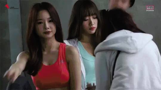 Making eye contact with bias | Scrolller