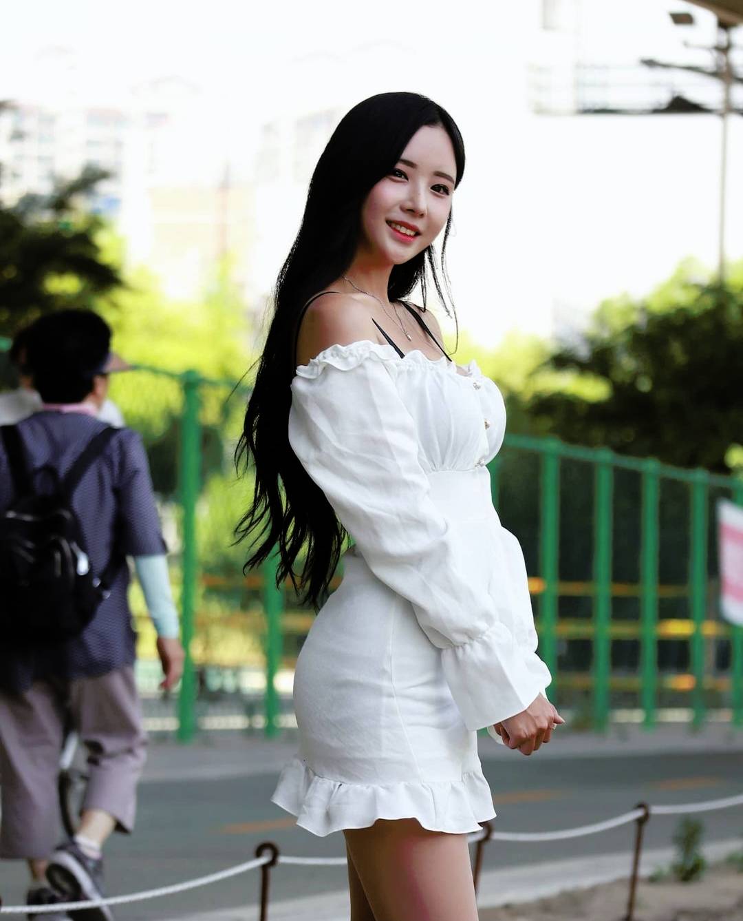 Meet Habin: Your New Private Math Tutor, she'll be teaching you from today... 📖🌺 | Scrolller