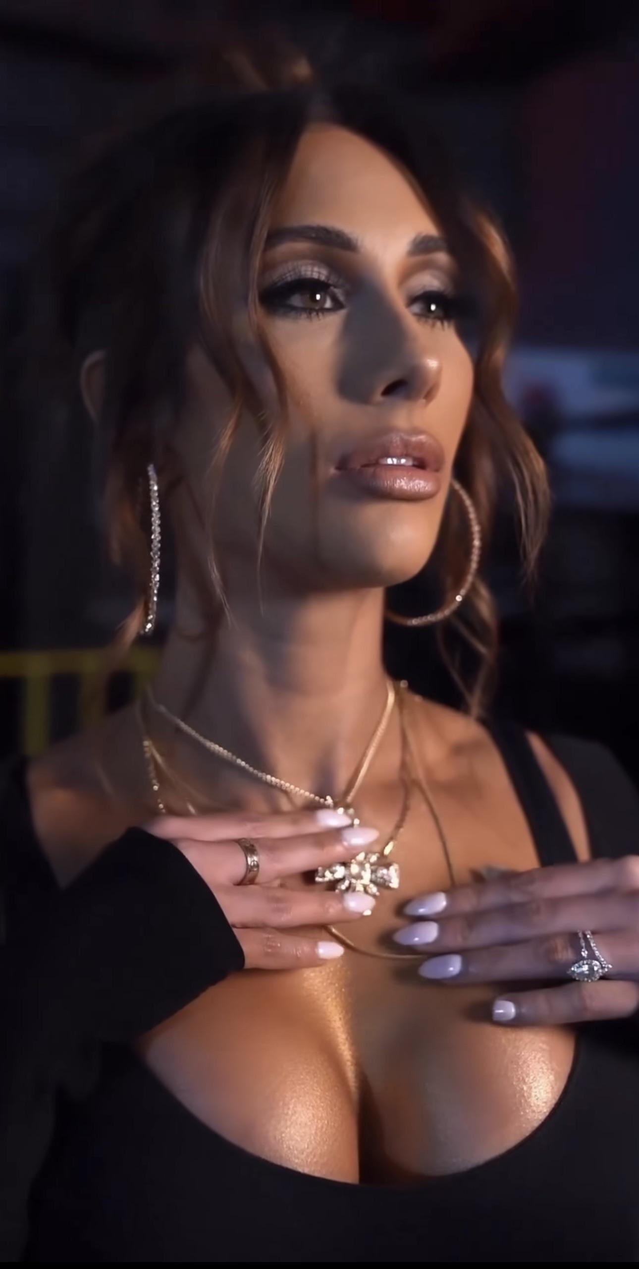 Mella Mellons | Scrolller