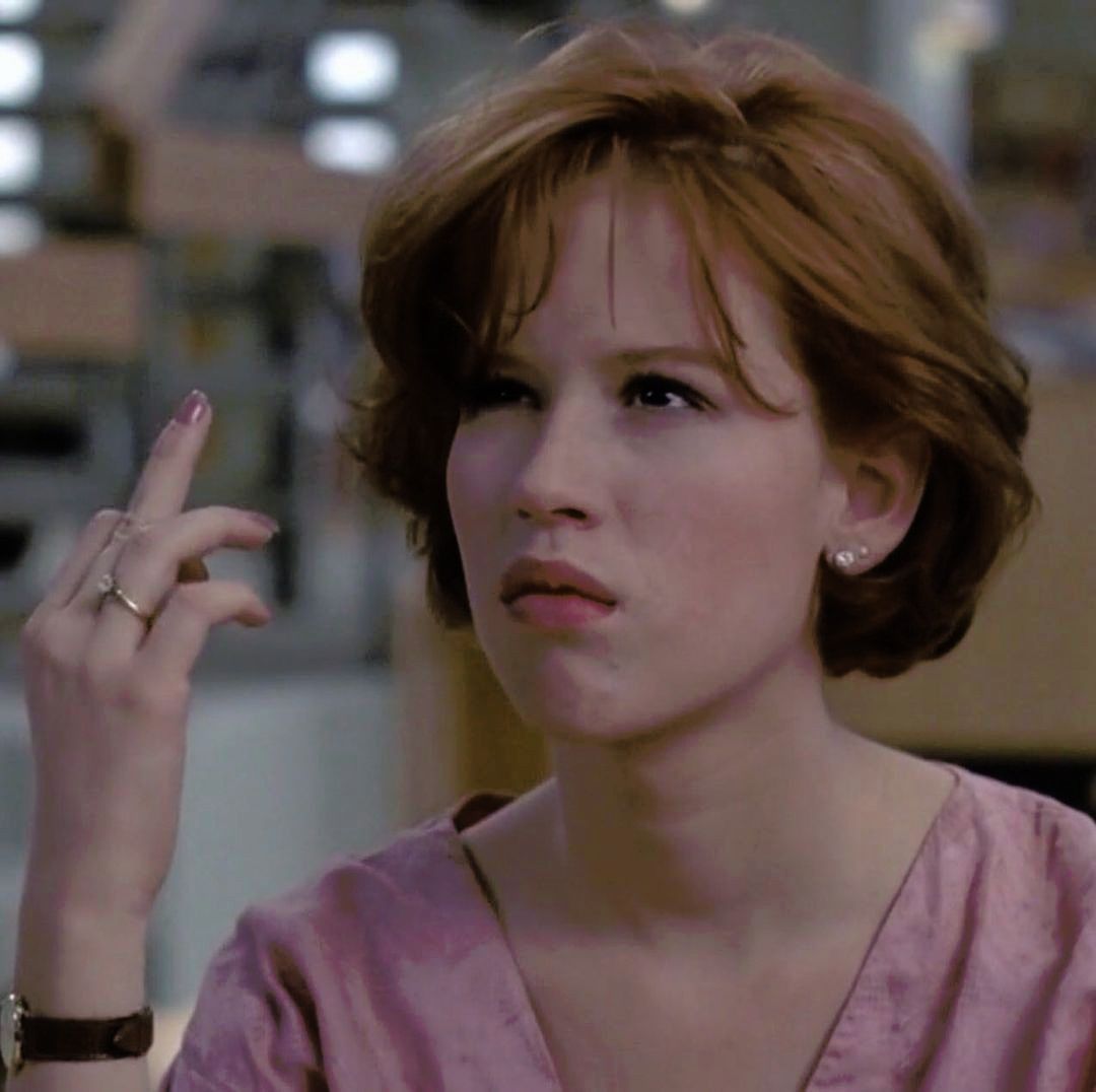 Middle finger | Scrolller