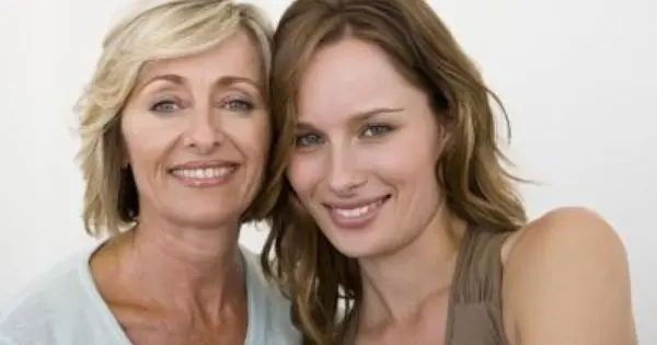 Mom Or Daughter Scrolller