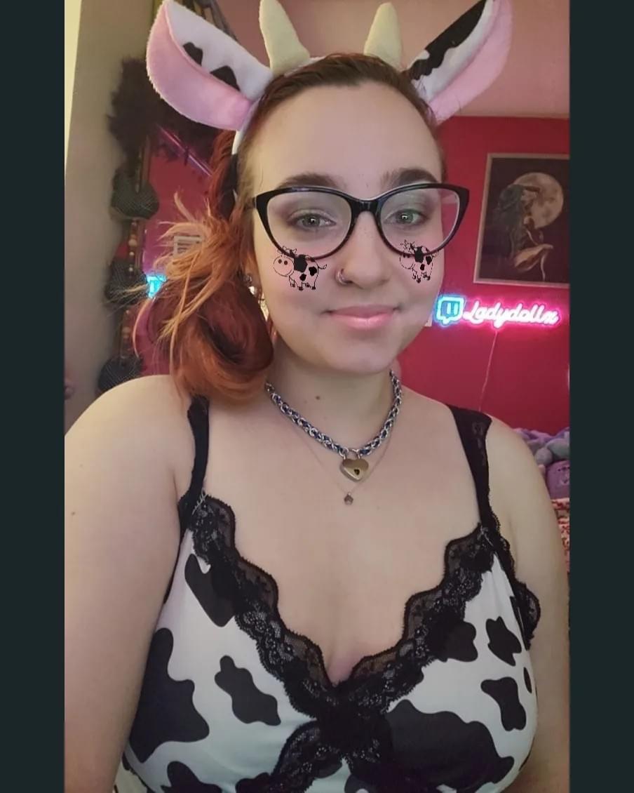 Mommy moo 🐮 | Scrolller