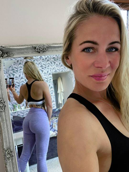 Gym Mommy! (40F) | Scrolller