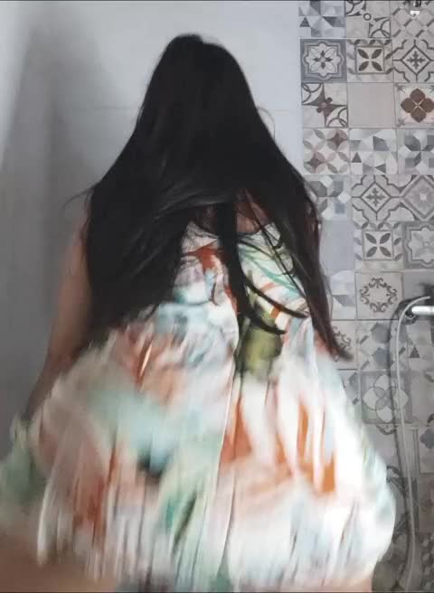 Moving the ass a little | Scrolller