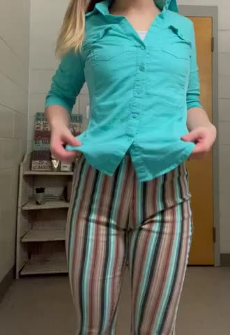 [Mrs] loves to tease you 😜 | Scrolller