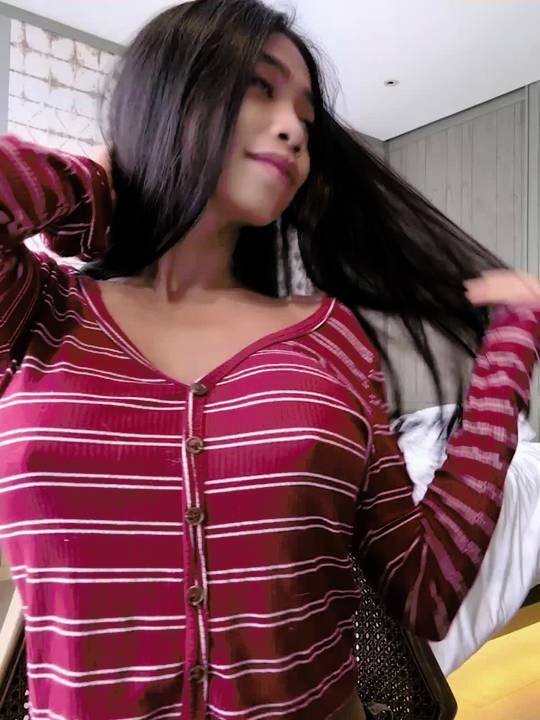 My boobs look so hot without a bra | Scrolller