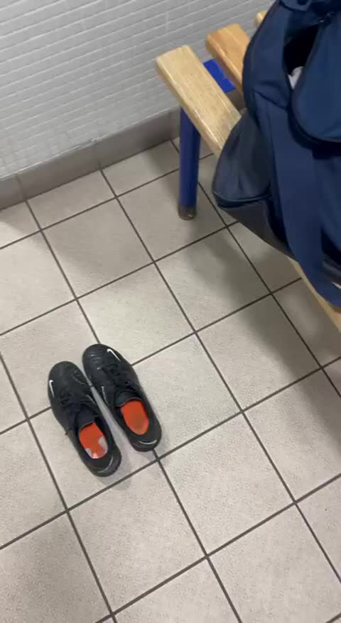 My booty waiting for a slap | Scrolller