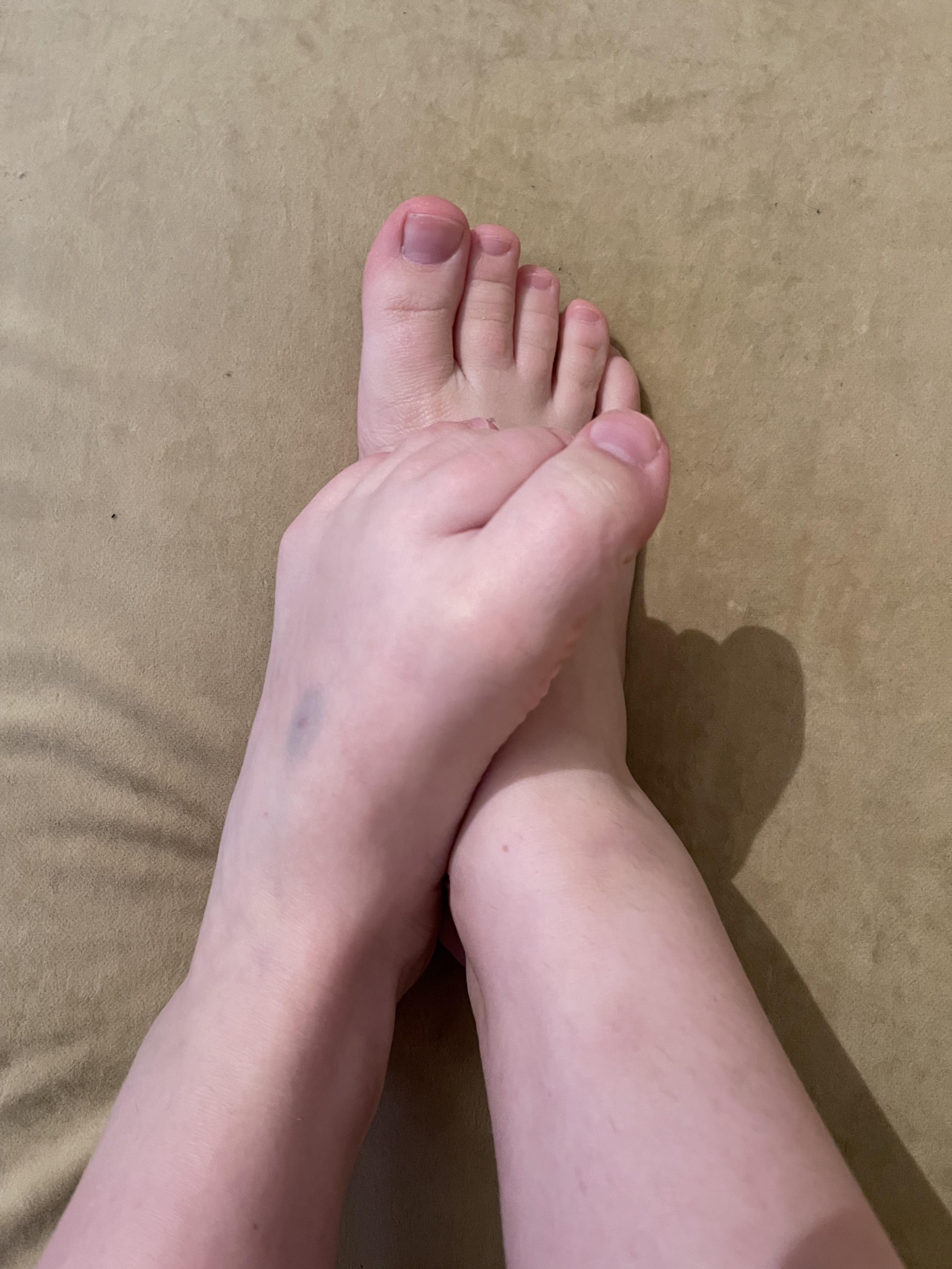 My Feet Need All Your Attention Scrolller